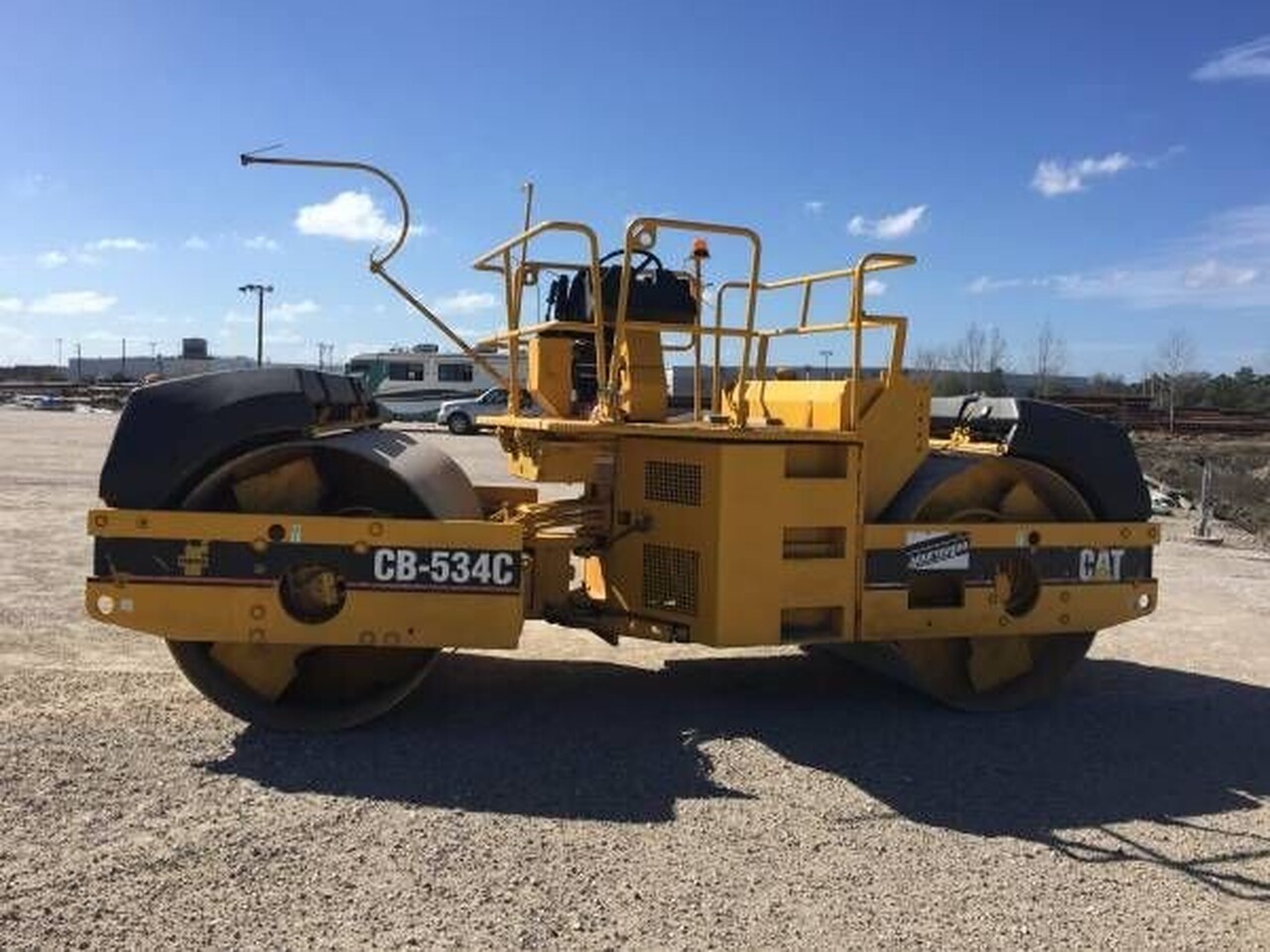 1.5:1 Scale Cat asphalt paver & Cat vibratory asphalt roller Minecraft Map