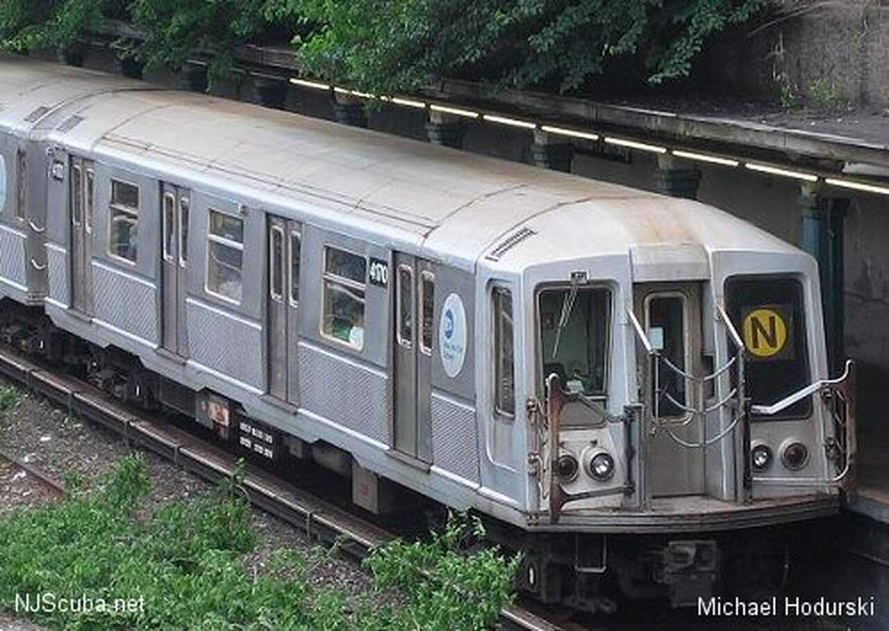 NYC MTA R40 Slant subway train Minecraft Map