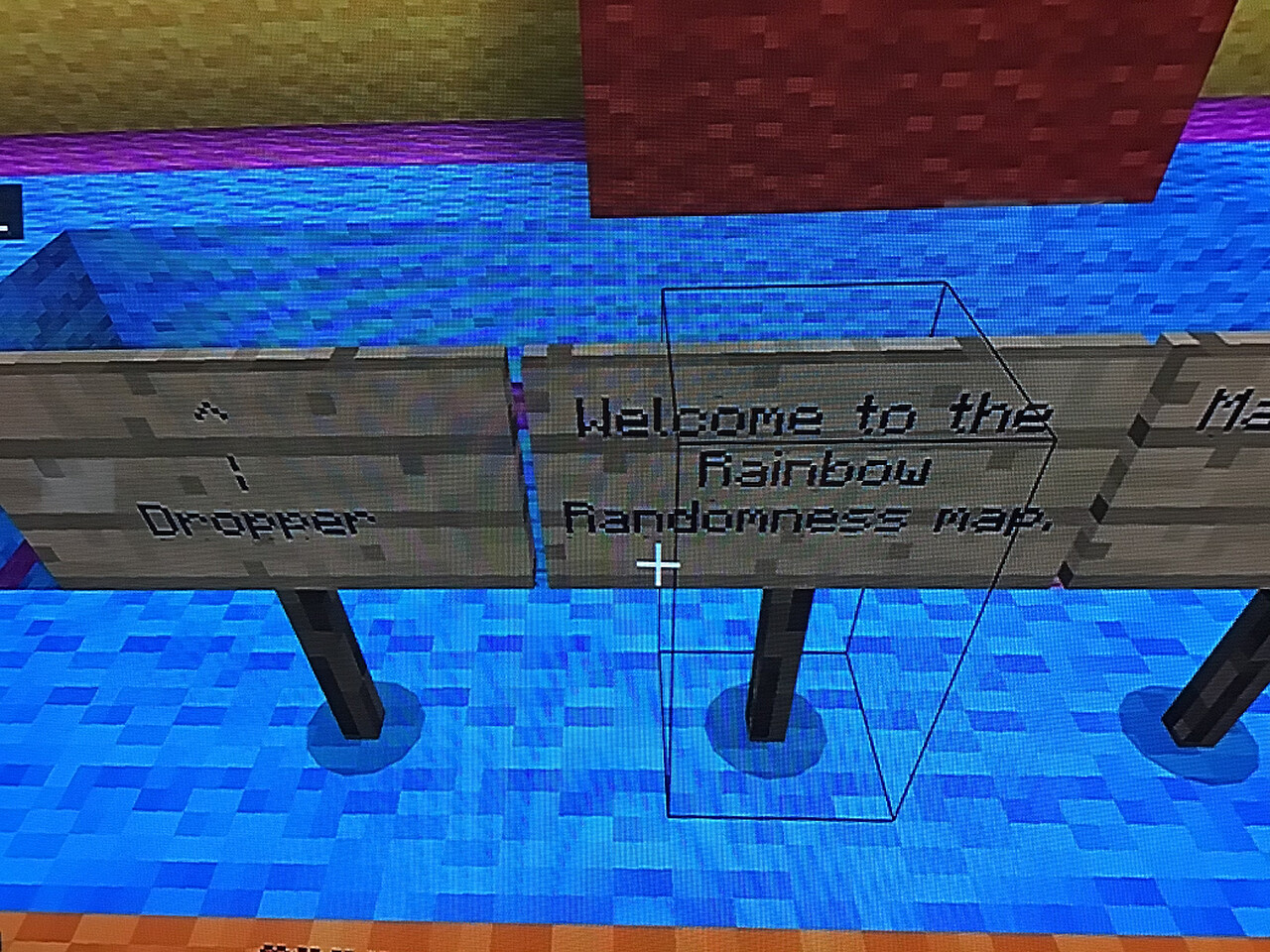 Rainbow randomness Minecraft Map