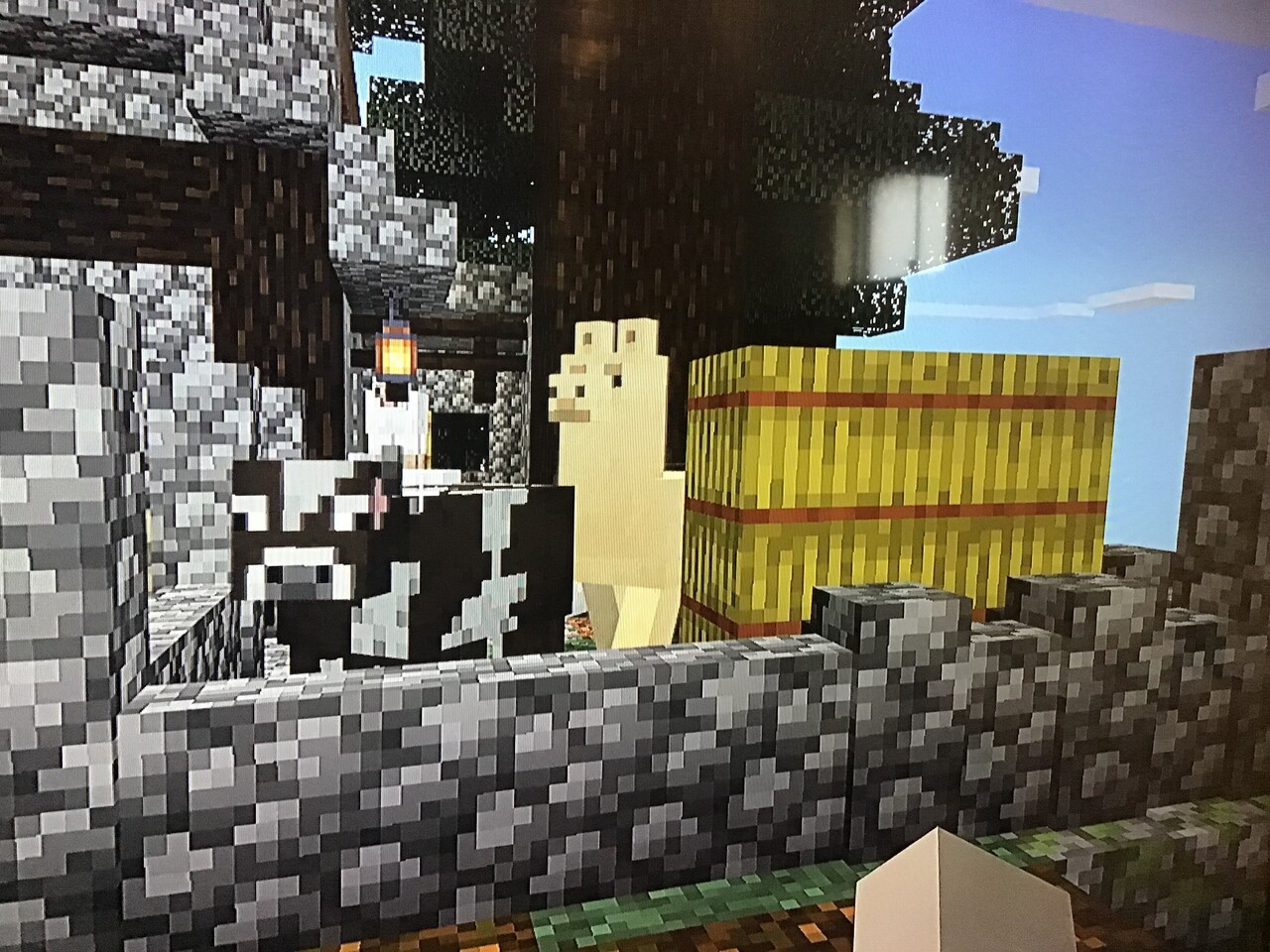 Small Alaskan Sod Roof Hut Minecraft Map