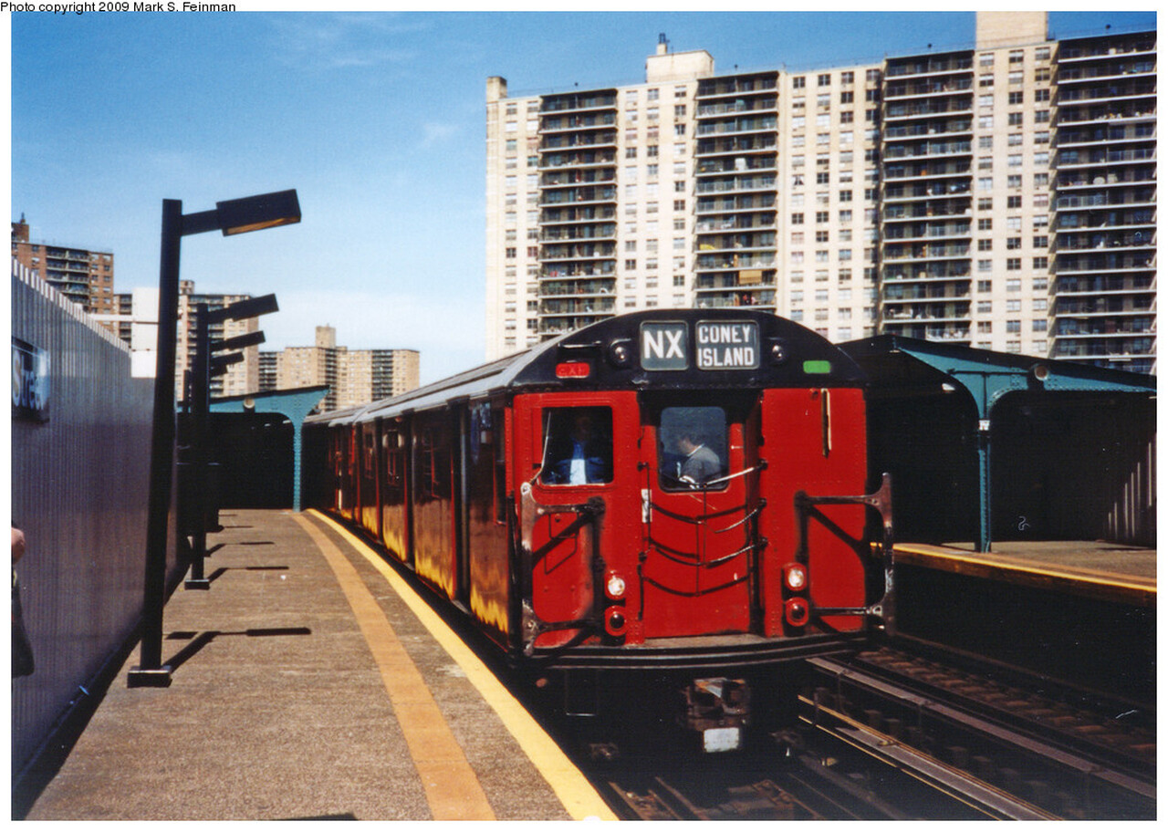 NYC MTA R30 Redbird Subway Train Minecraft Map