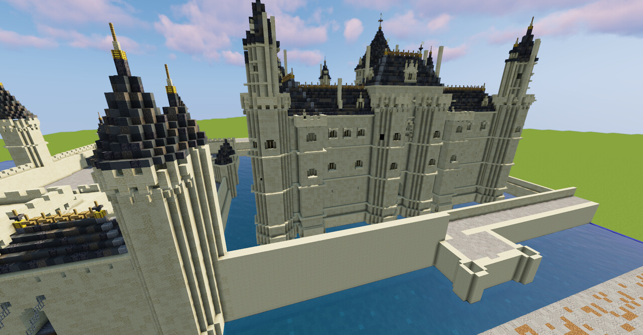 XIVth century Louvre Castle | Chateau du Louvre Minecraft Map