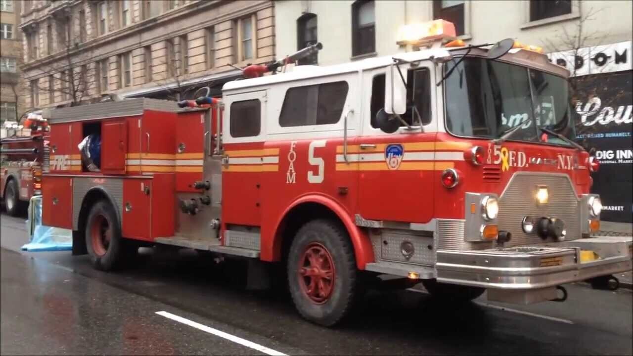 FDNY Mack CF Foam engine (CREDIT TO CRAFTYFOXE) Minecraft Map