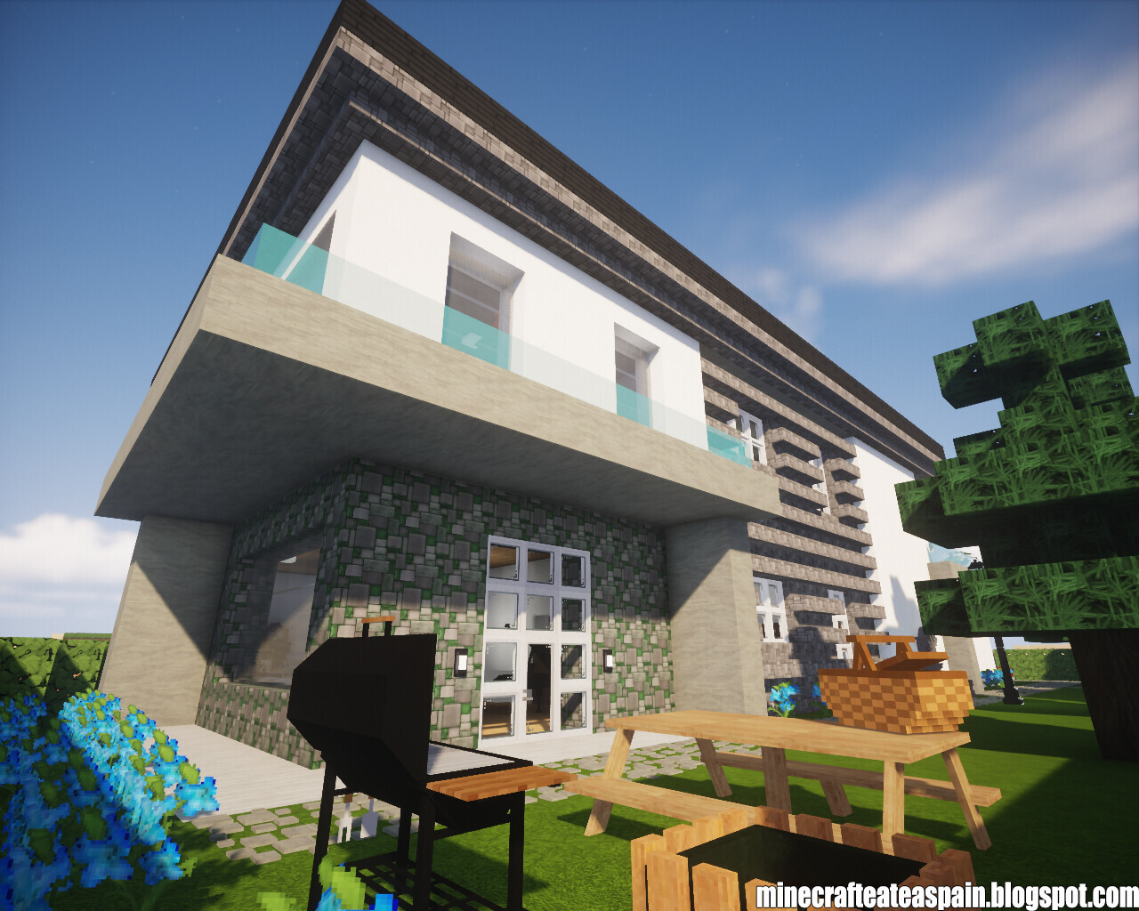 Modern House in Minecraft with garden, by Minecrafteate. Minecraft Map