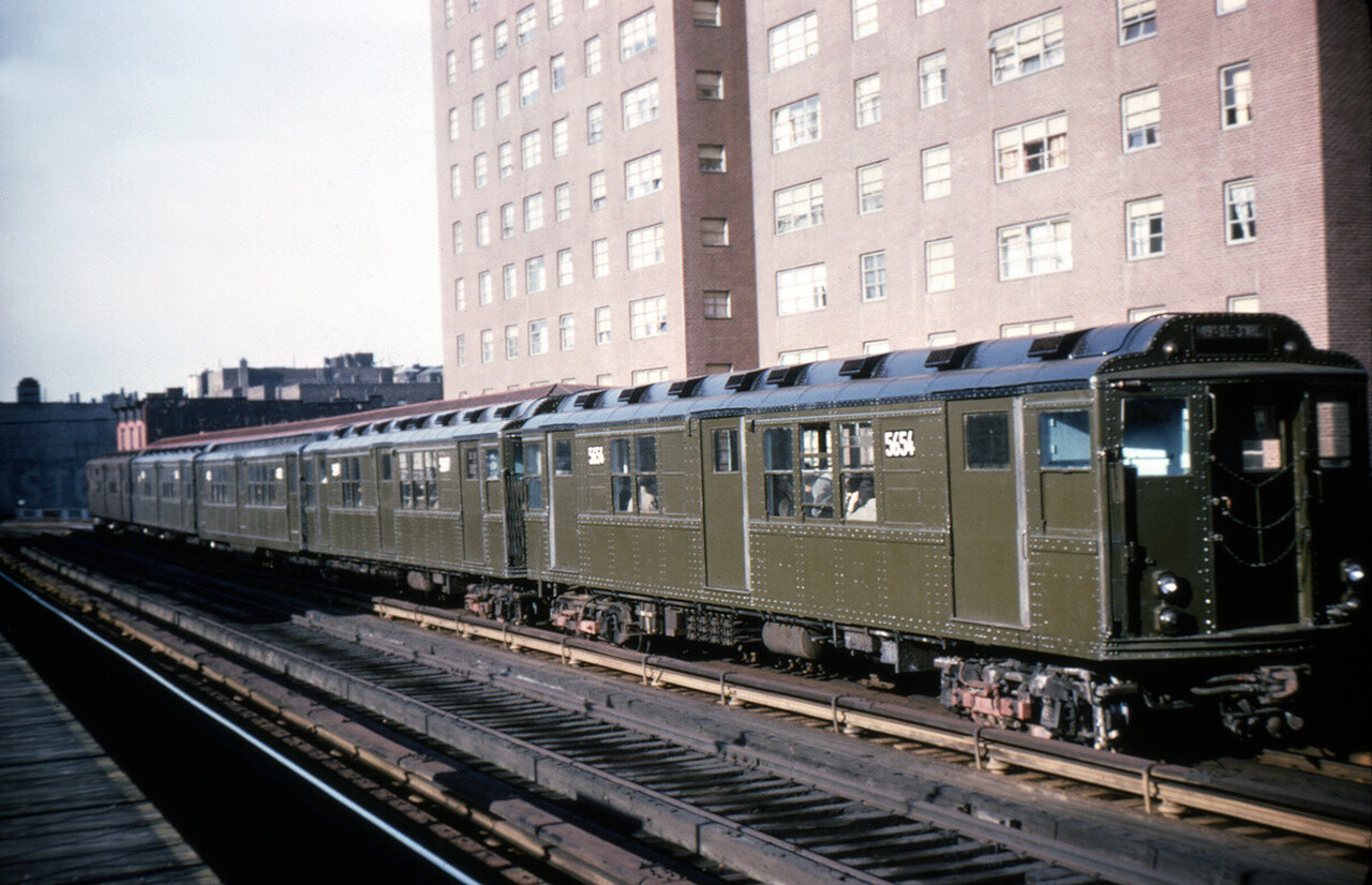 NYC MTA World's Fair Lo-V Subway Train Minecraft Map