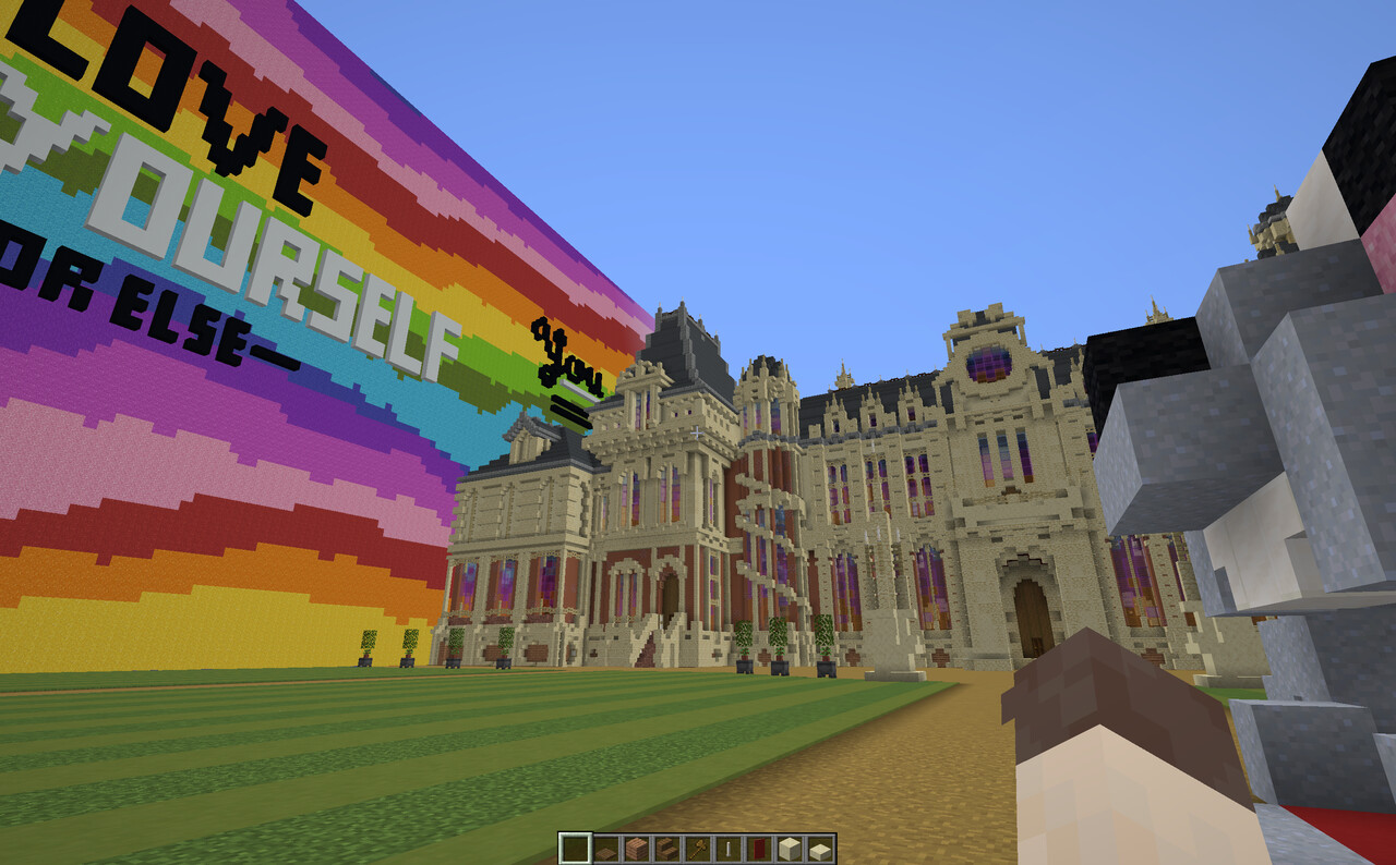 Manor hide and seek for pride Minecraft Map