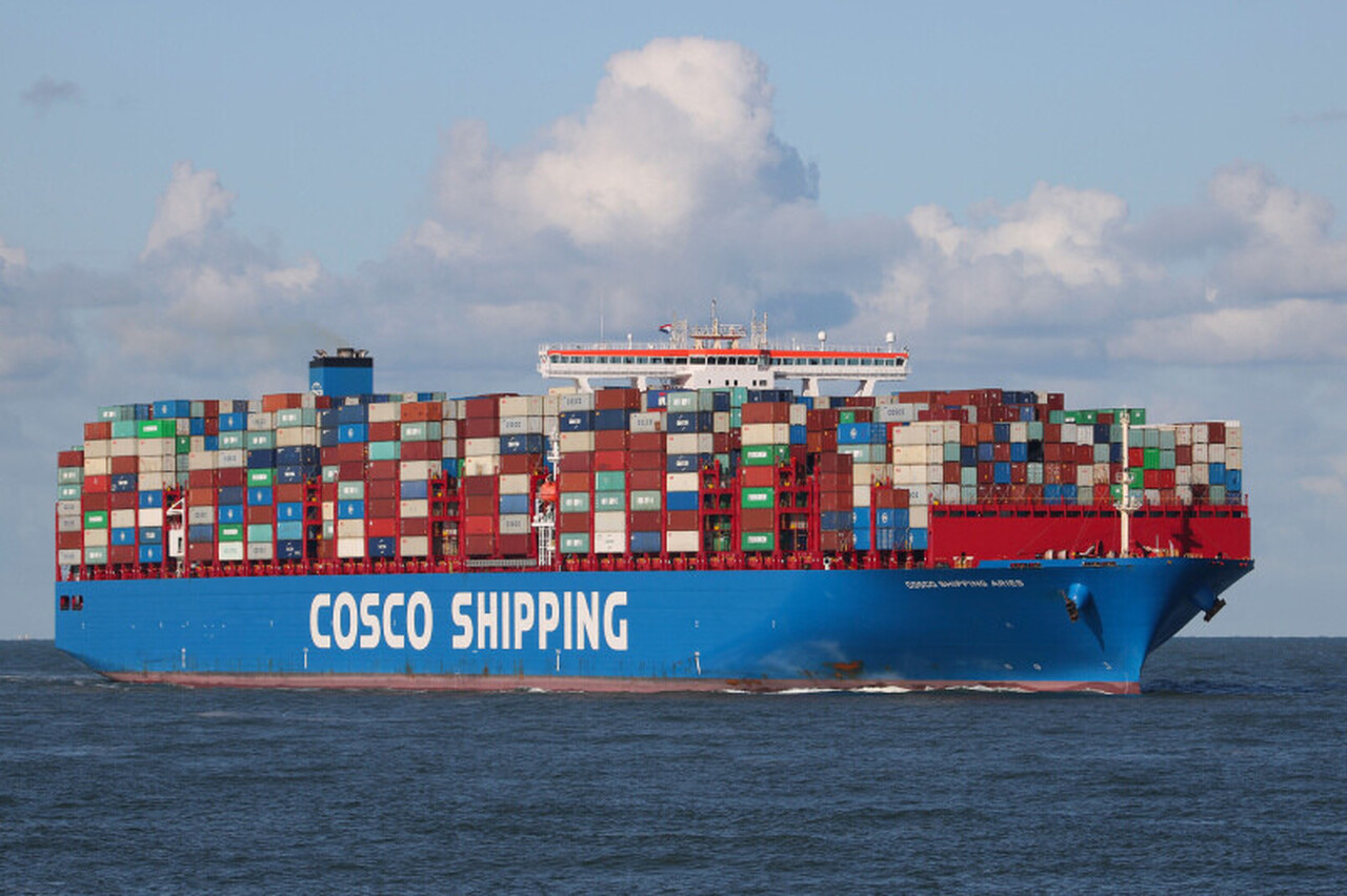 Cosco Shipping Aries (1:1 Scale Container Ship) Minecraft Map