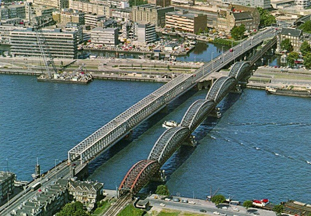 Willemsspoorbrug Rotterdam Minecraft Map