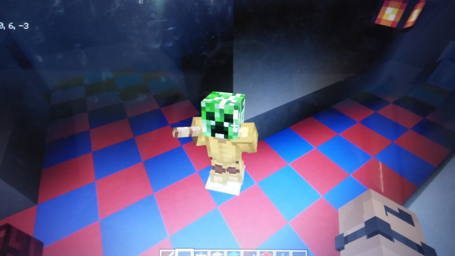 FNaF: Running In The 80's Minecraft Map