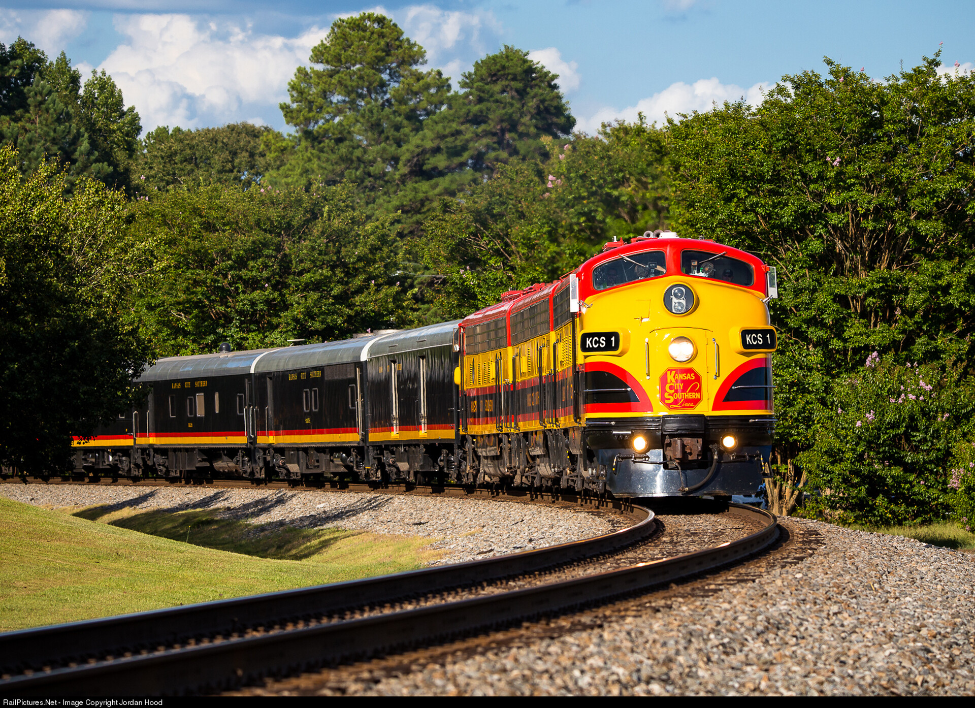 Kansas City Southern - EMD FP9A + F9B Minecraft Map