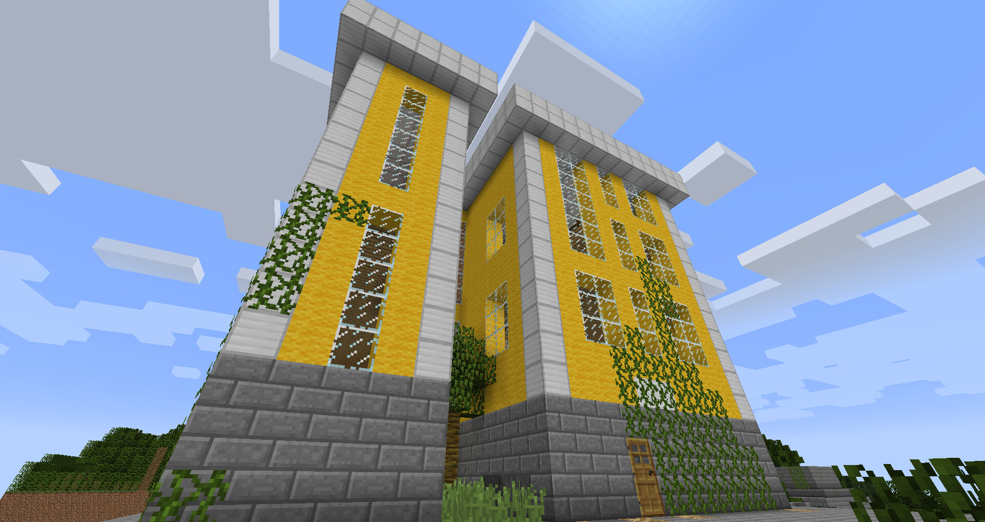 (Half-Life 2) City 17 Style Apartment Building Minecraft Map