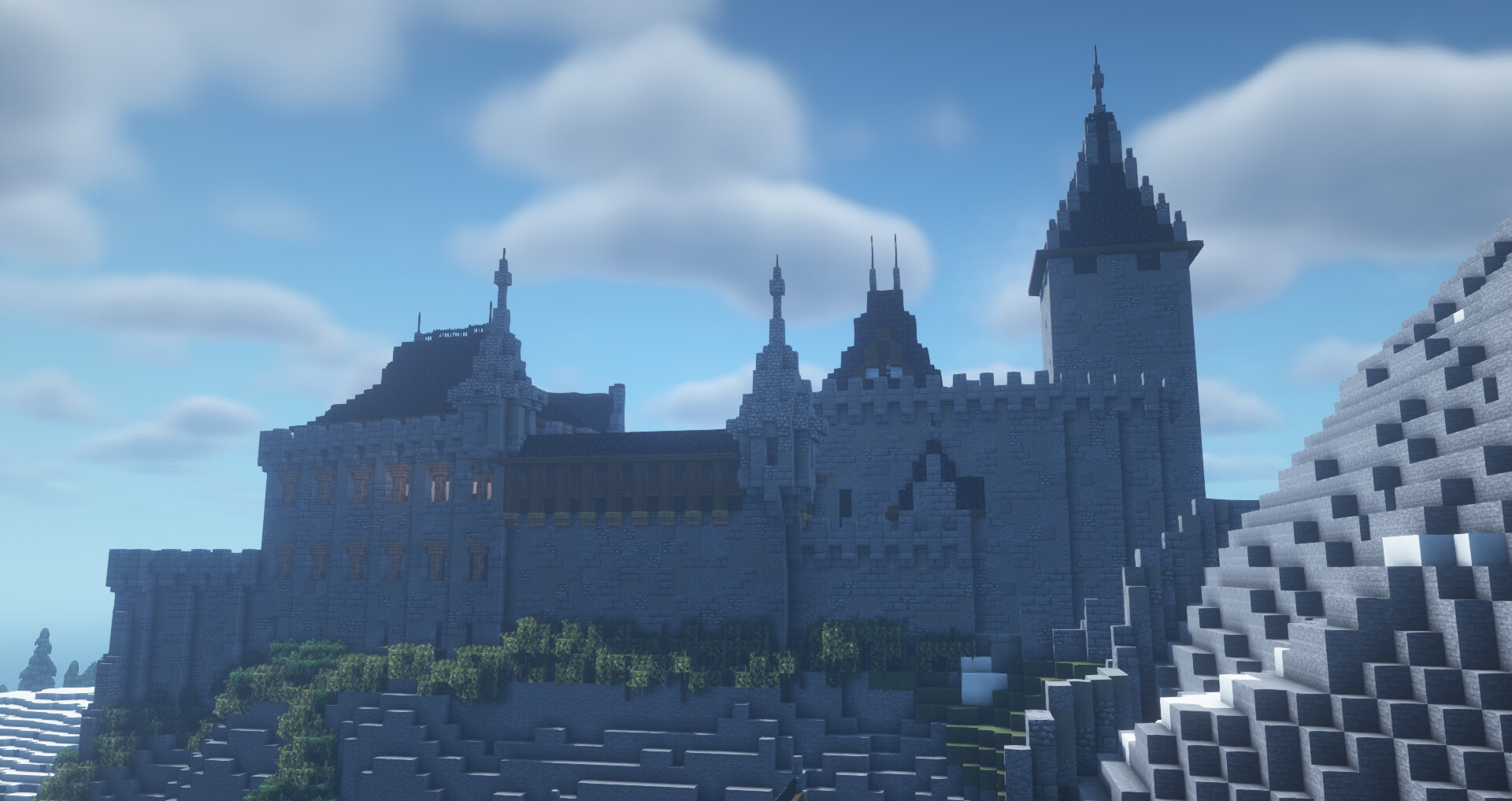 Medieval mountain castle (Alenvins Project) Minecraft Map