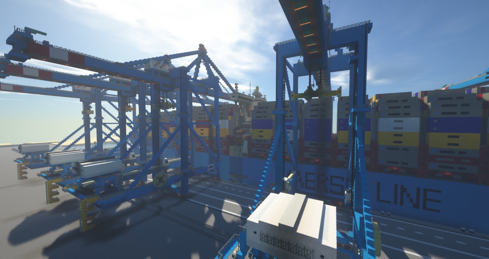 APM TERMINAL 2 ROTTAERDAM AND CONTAINER SHIP MAERSK TRIPLE-E Minecraft Map
