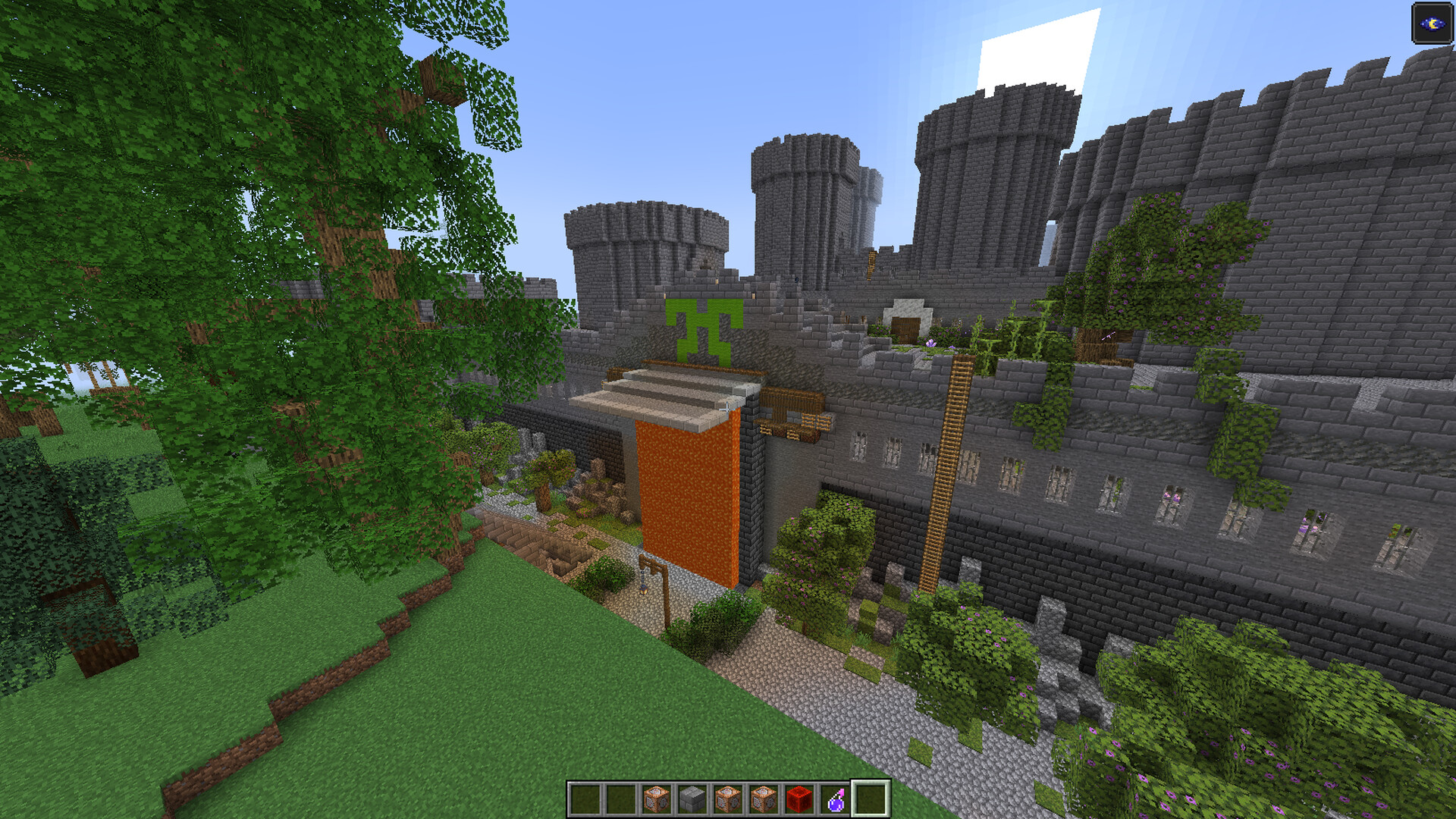 Order and chaos map-mmorpg/survival world Minecraft Map