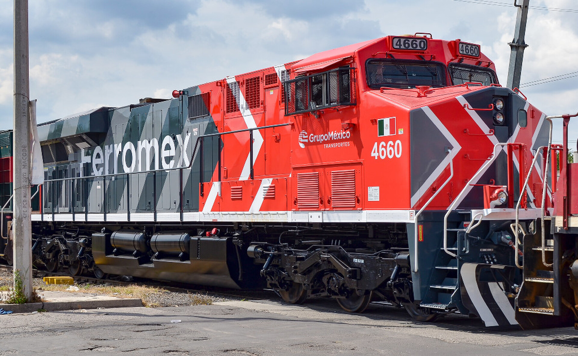 Ferromex - ES44AC "New Zebra Scheme" Minecraft Map