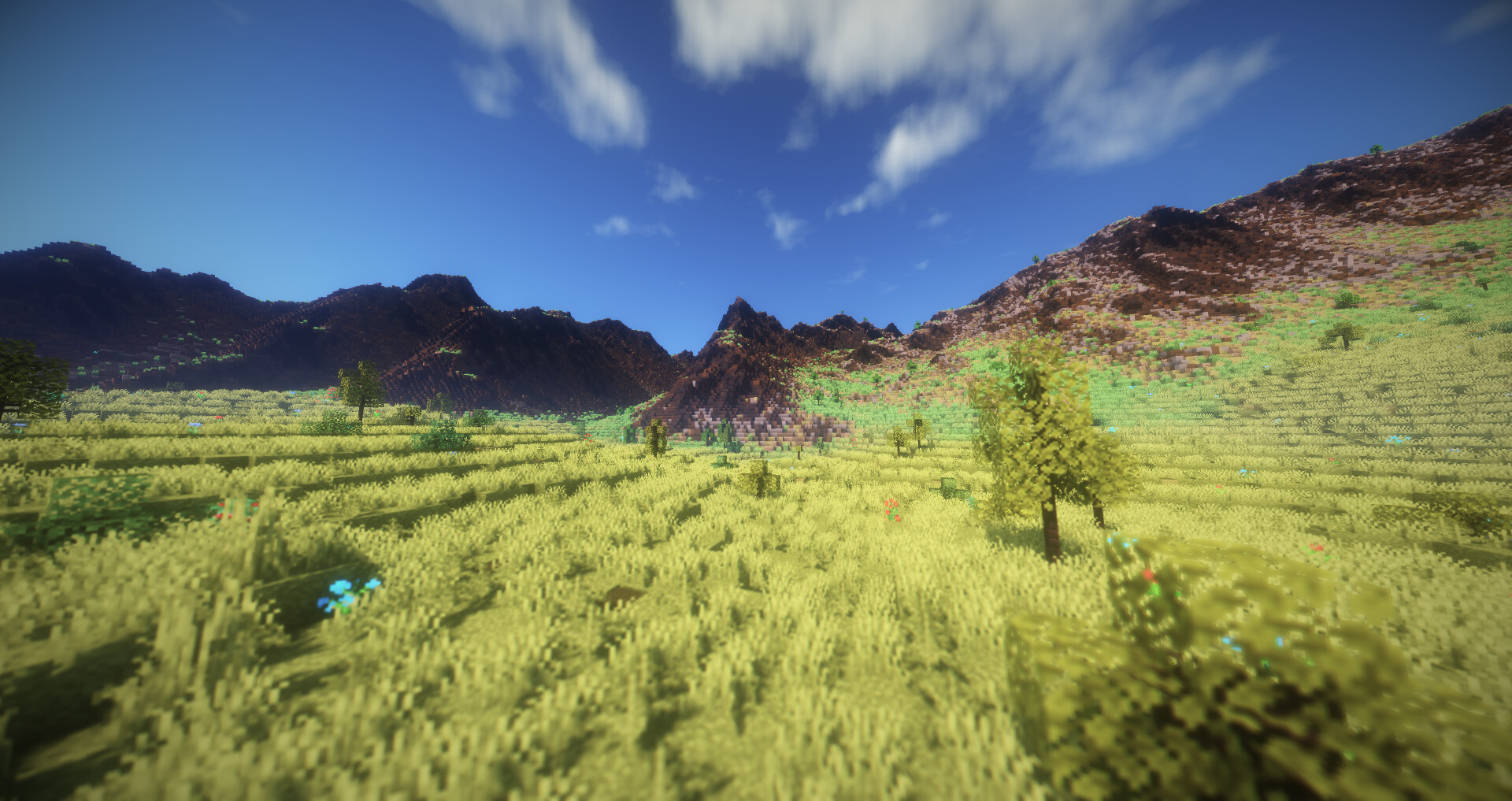 A Very Large Fantasy Map (10,000 x 512 x 8,000) Minecraft Map