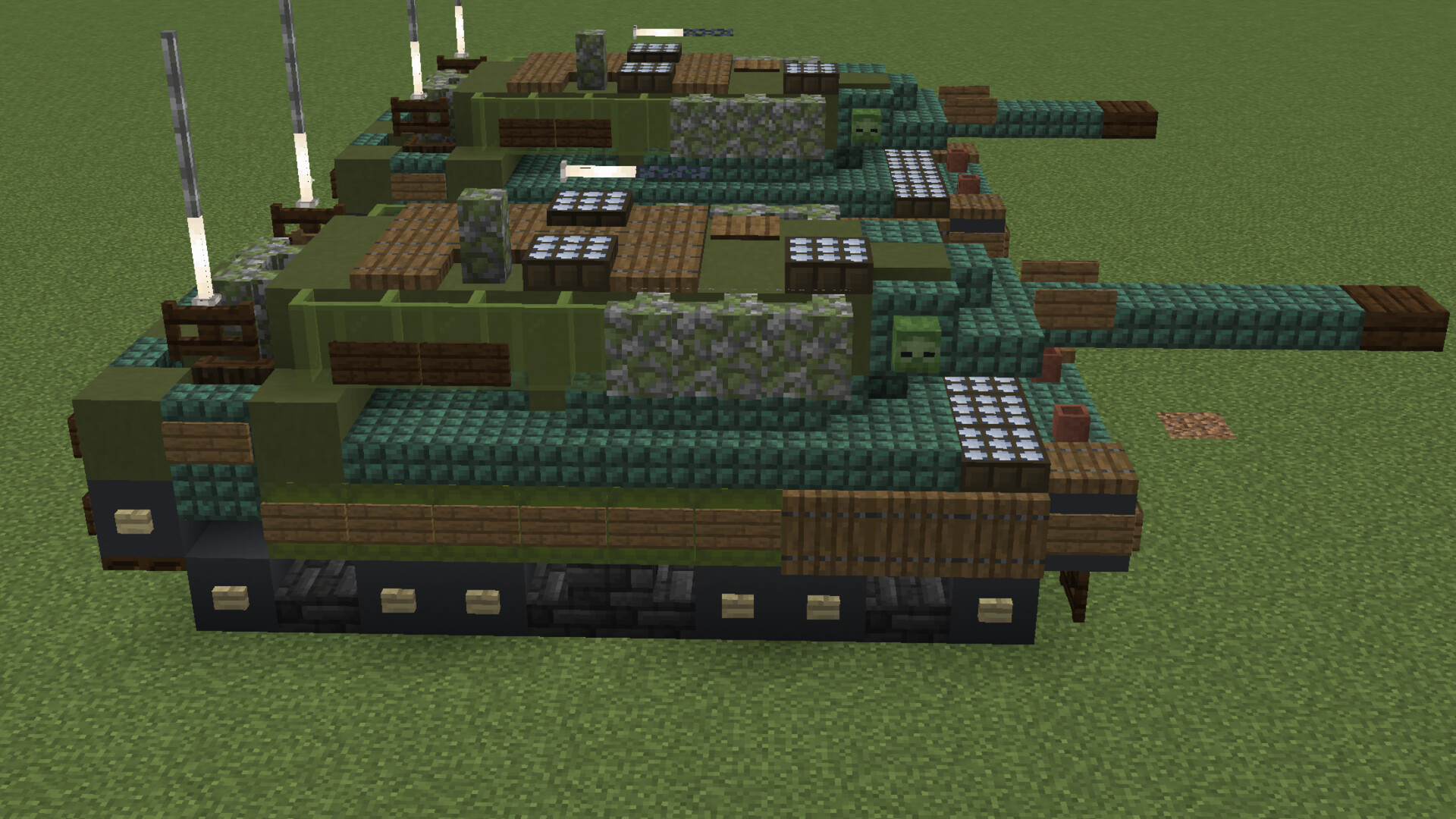 1.5:1 scale Leopard 2A5 and 2A6 main battle tanks Minecraft Map