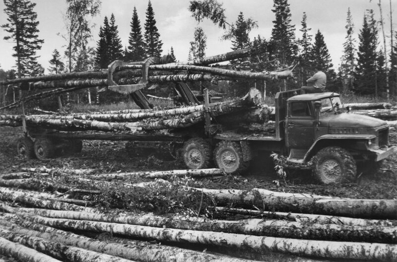 Ural 375 Logging Truck (Download) Minecraft Map