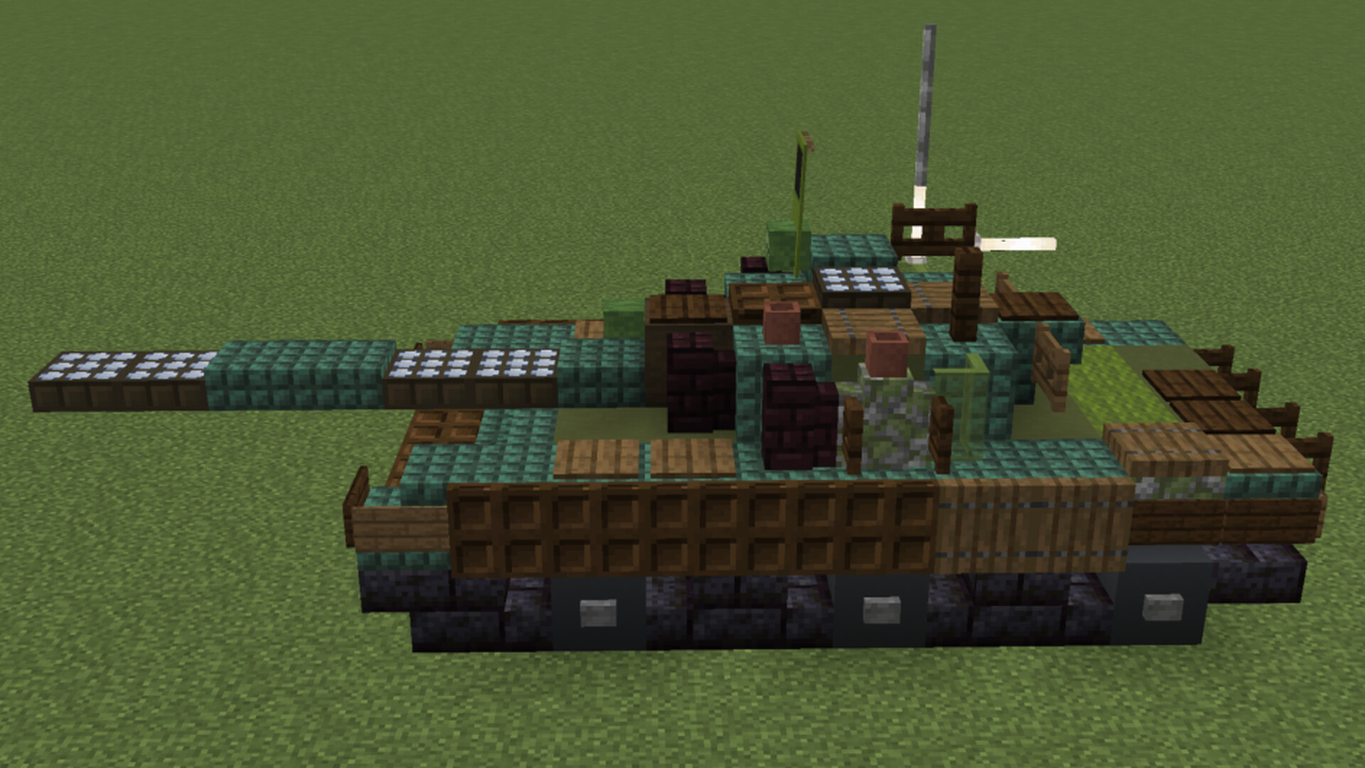 1.5:1 scale T-72B mod 1985 main battle tank Minecraft Map