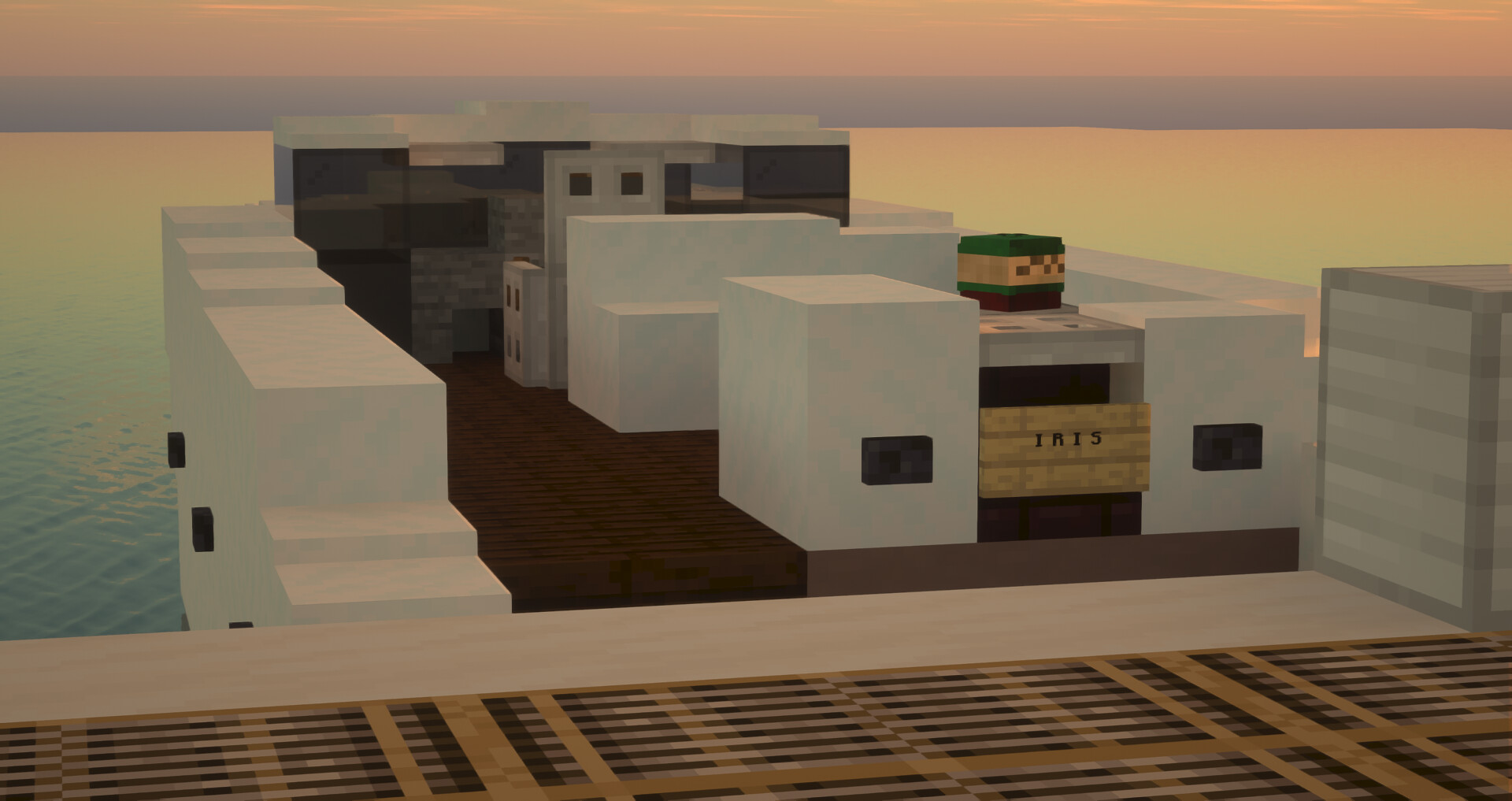 Small Yacht | Builder's Forge Minecraft Map