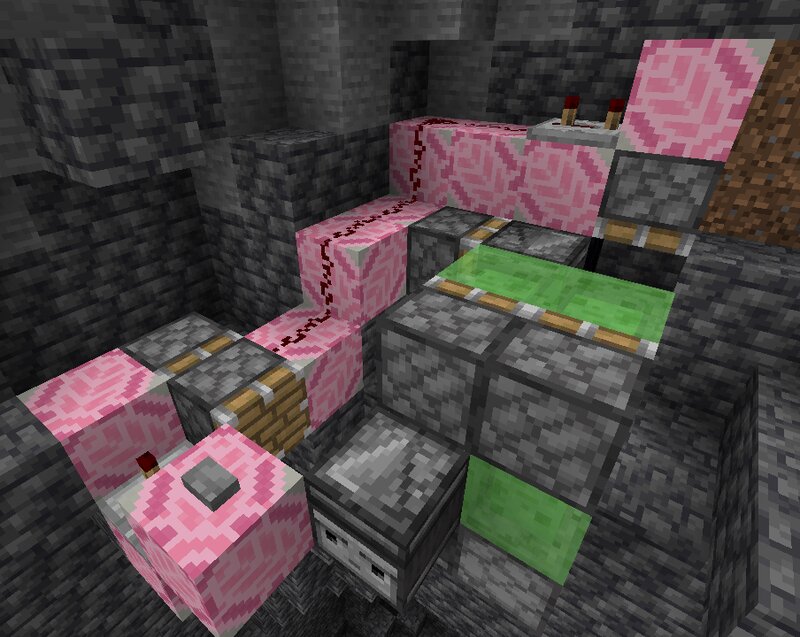 Horizontal bi-directional flying Machine with docking bays Minecraft Map