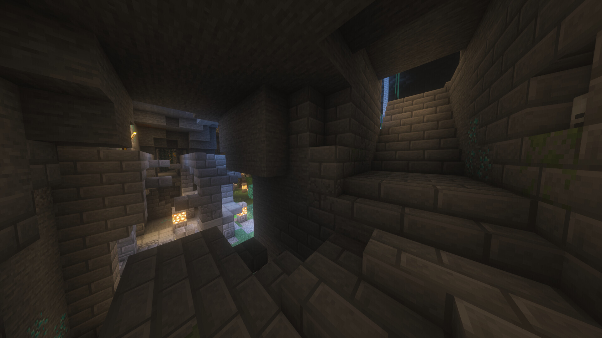Minecraft Battle Mode: Cavern Large Download - (Java) Minecraft Map