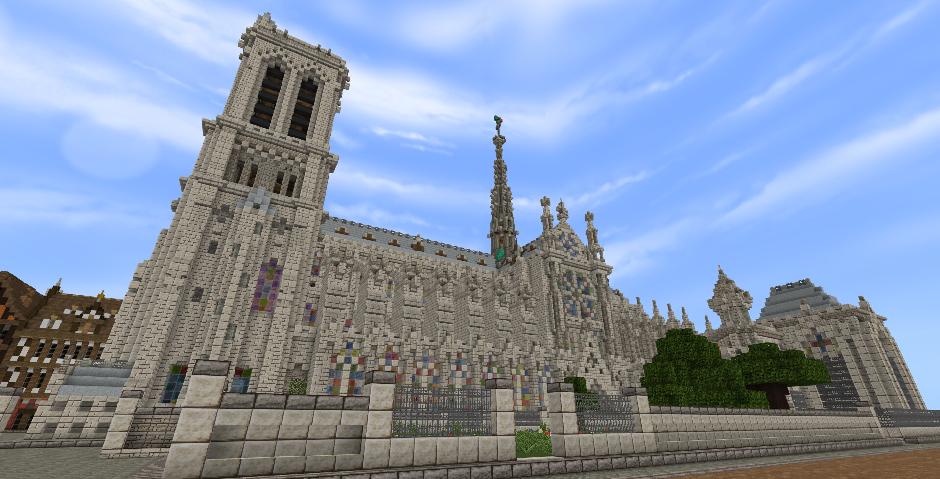 A 95% finished 1:1 Notre-Dame de Paris and a 15% finished Île de la ...
