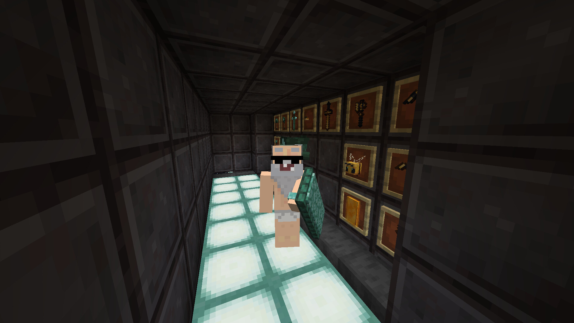 Prismarine and Bees Armor & Tools Minecraft Texture Pack