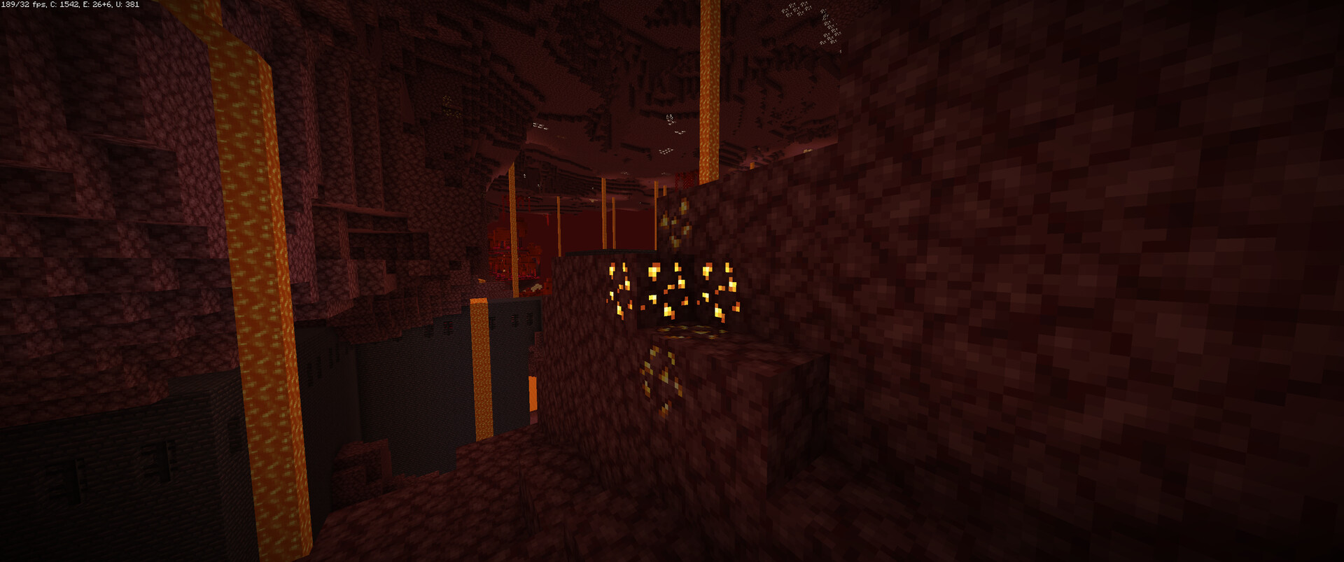 Stay Light Glowing Ores 1.18 Minecraft Texture Pack