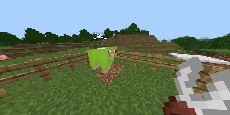 Mace and Shears to Crafting Table Hammer and Scissors [Bedrock] Minecraft Texture Pack