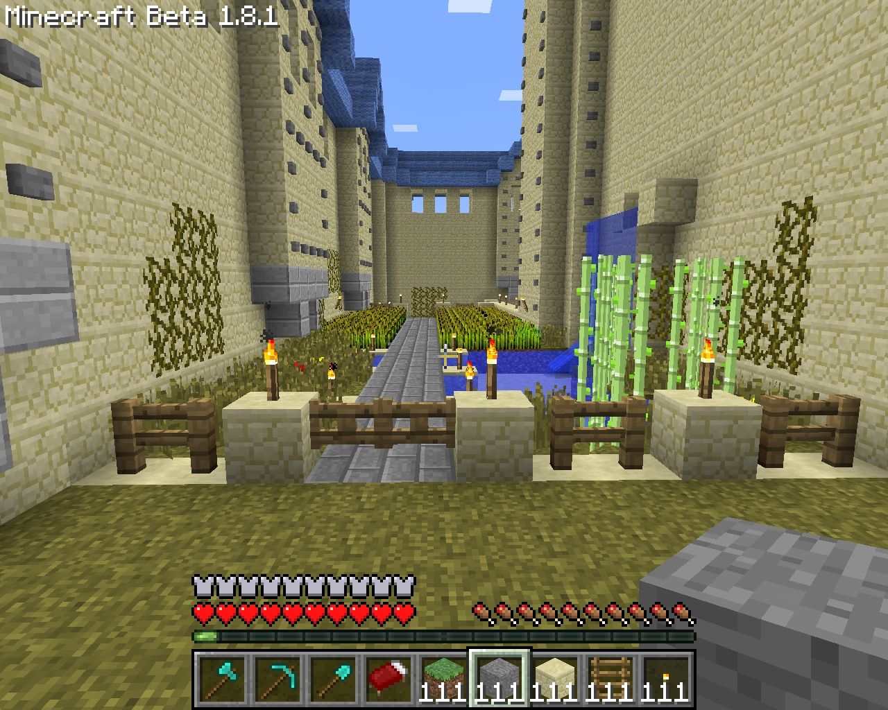 Hilltop Castle Minecraft Map