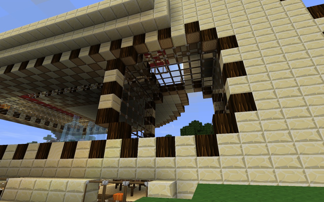 Strange, curved, looped but still stylistic build on Pwego Minecraft Map