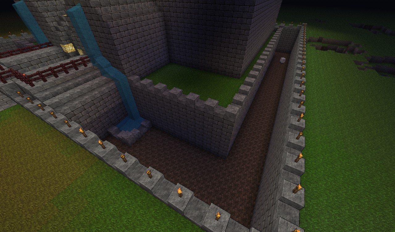 Castle with piston bridge Minecraft Map