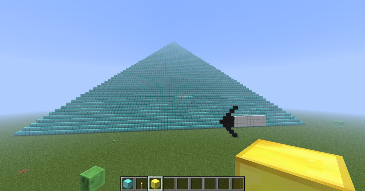 The pyramid maze (Updated : A lot bigger maze and over 400k blocks ...