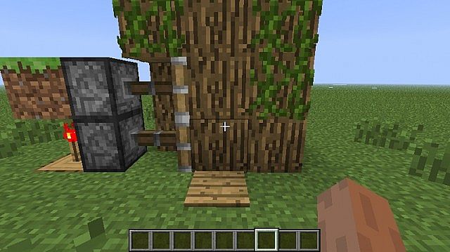 Smaller Piston in a tree Minecraft Map