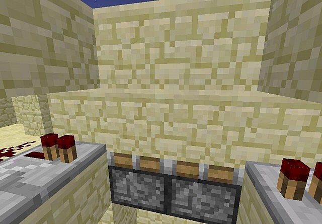 Horizontal hidden door Minecraft Map