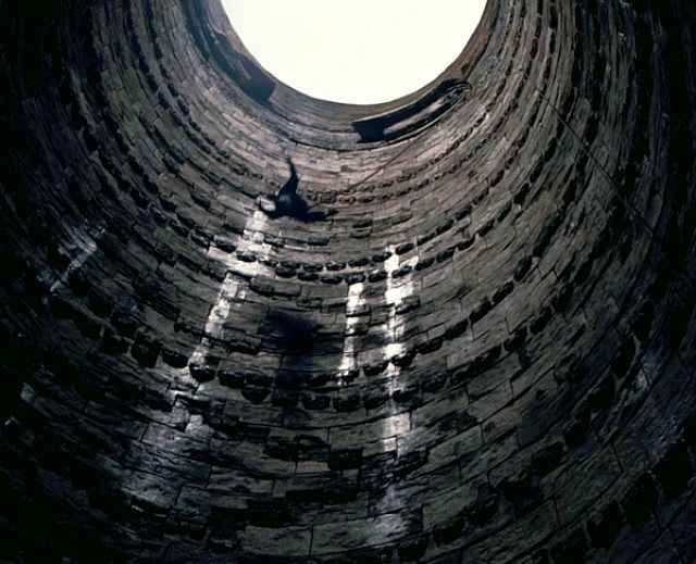 The Dark Knight Rises-Jail Pit Minecraft Map