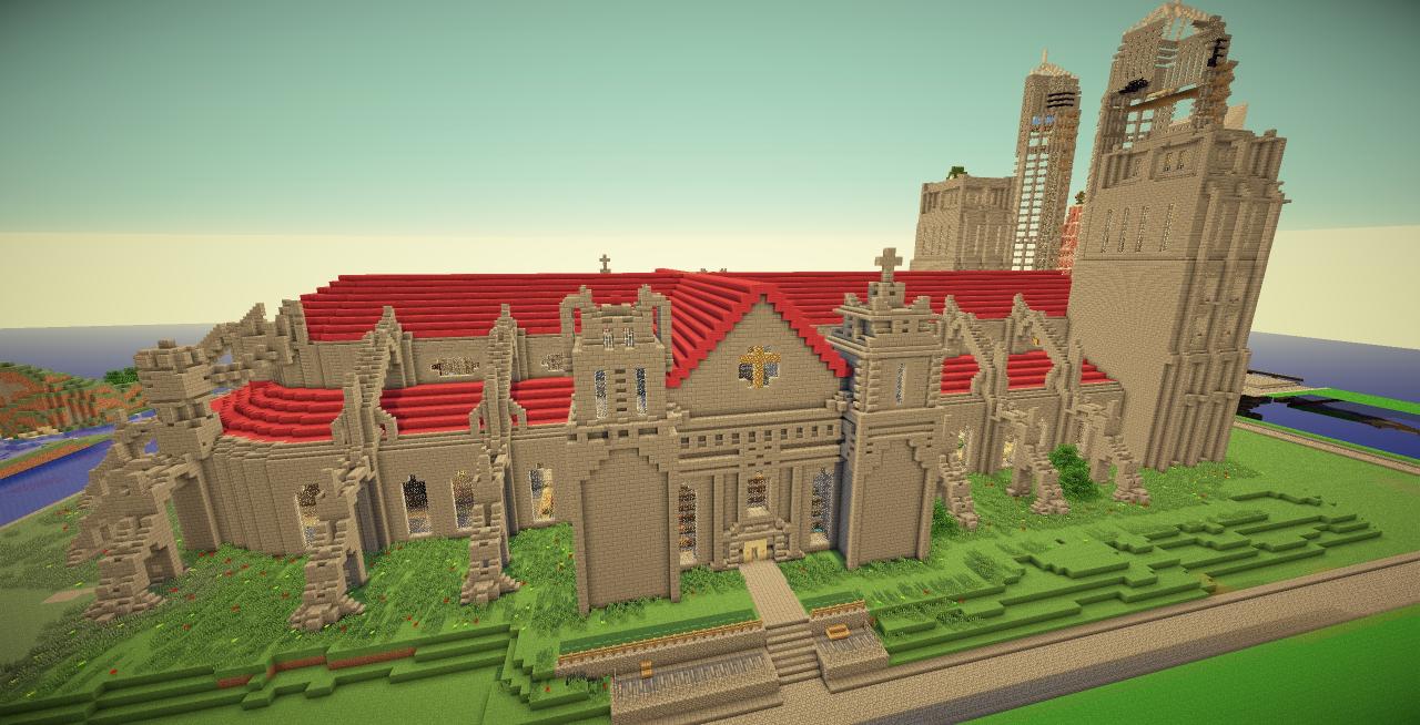 Cathedral inspired by the Notre Dame Minecraft Map