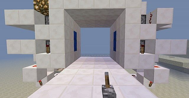 A 4x4 vault piston door Minecraft Map