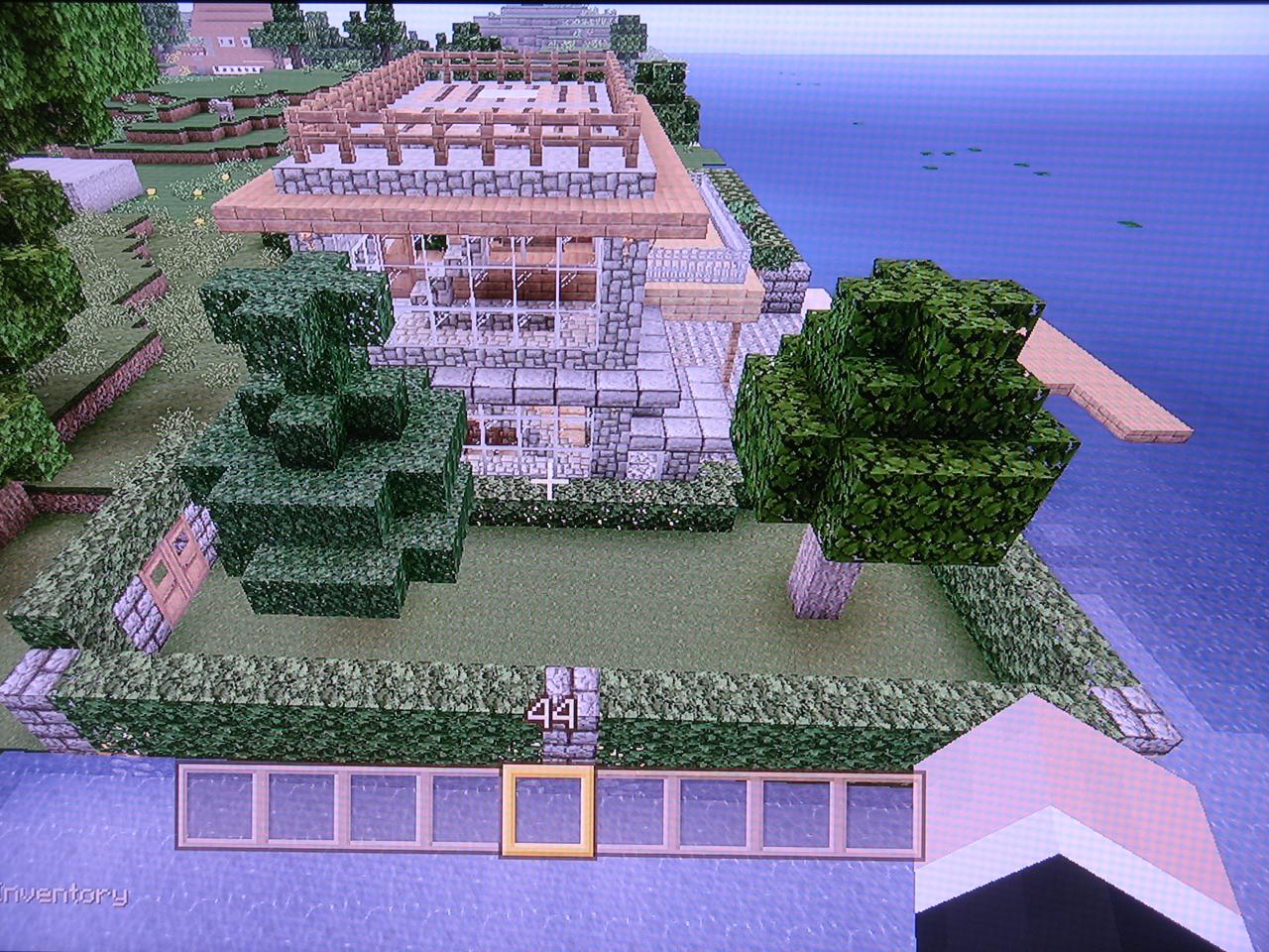 Simple 2 Storey house with Basement. Minecraft Map