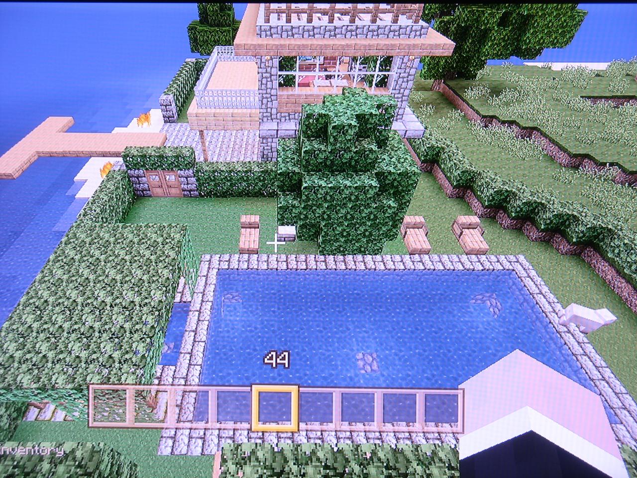 Simple 2 Storey house with Basement. Minecraft Map
