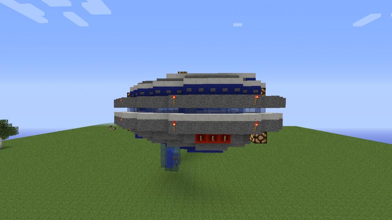 A Spaceship and a small wooden mansion Minecraft Map