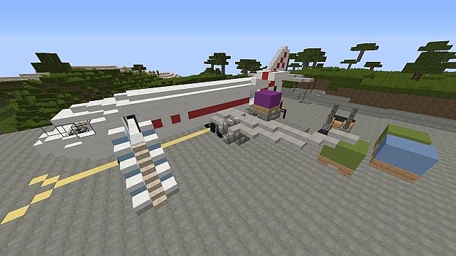 Cargo Aircraft w/ Loader, Forklift & Water Service Minecraft Map