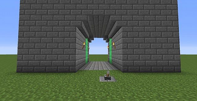 4 x 5 Gate with compact redstone Minecraft Map