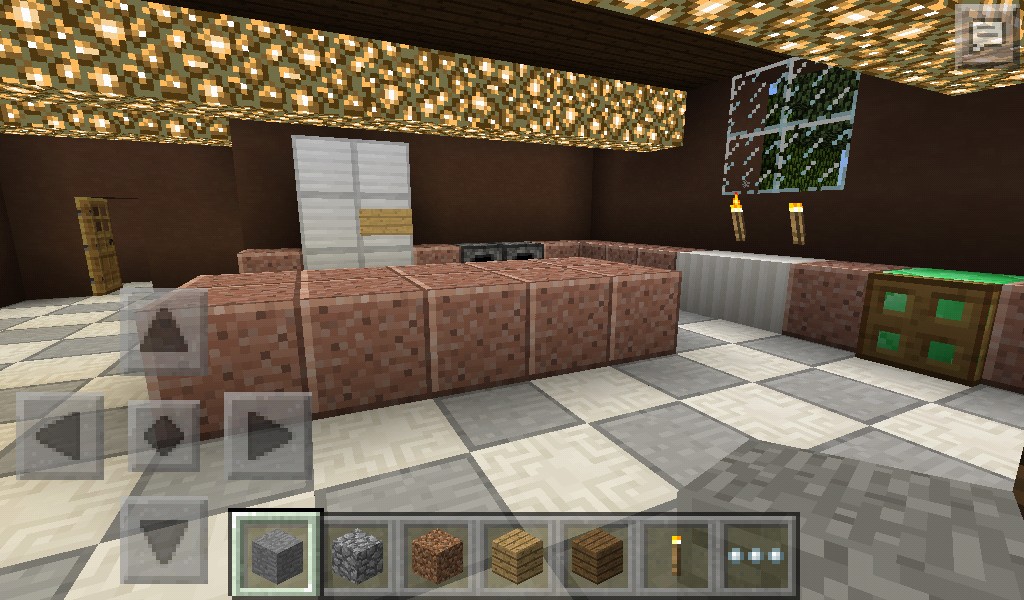 Traditional Home With Side 2-Car Garage Minecraft Map