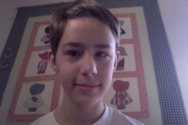 How do i pixie cut. (SEE MY FACE?! o.o)