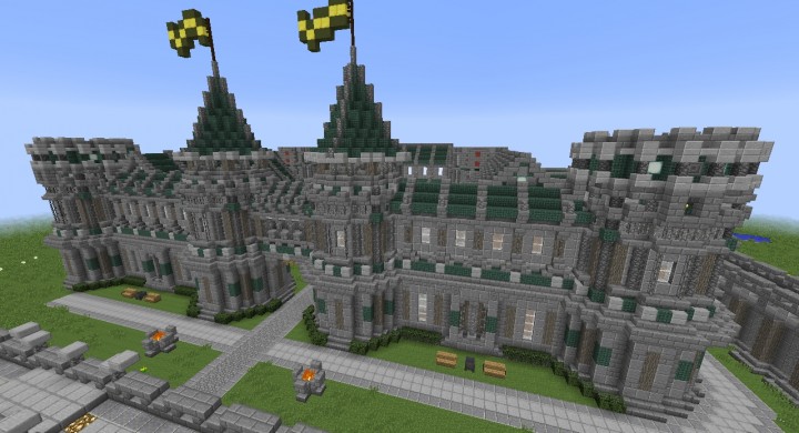 Castle with Courtyard Minecraft Map