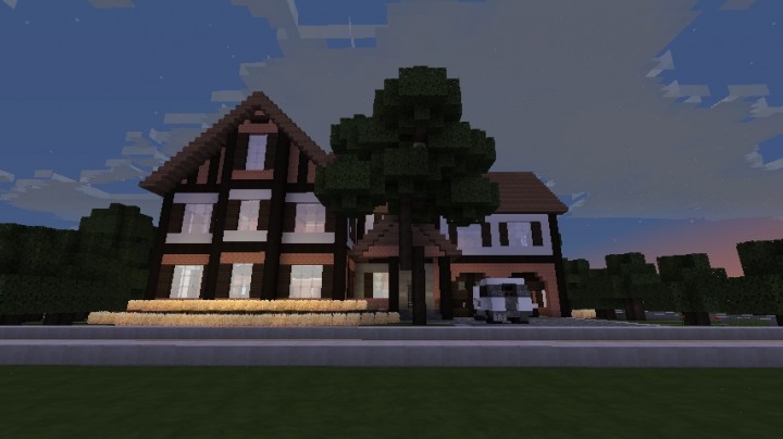 Large Tudor House Minecraft Map