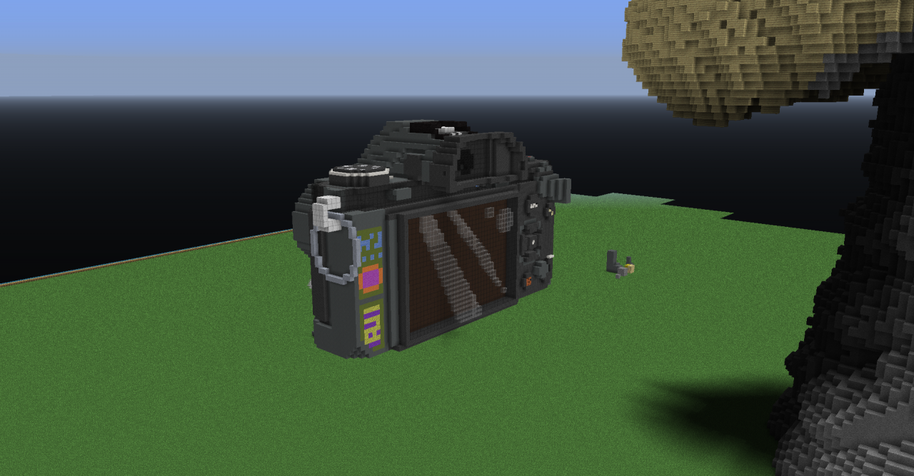 Giraffe and Photographer: Surreal Combination Minecraft Map