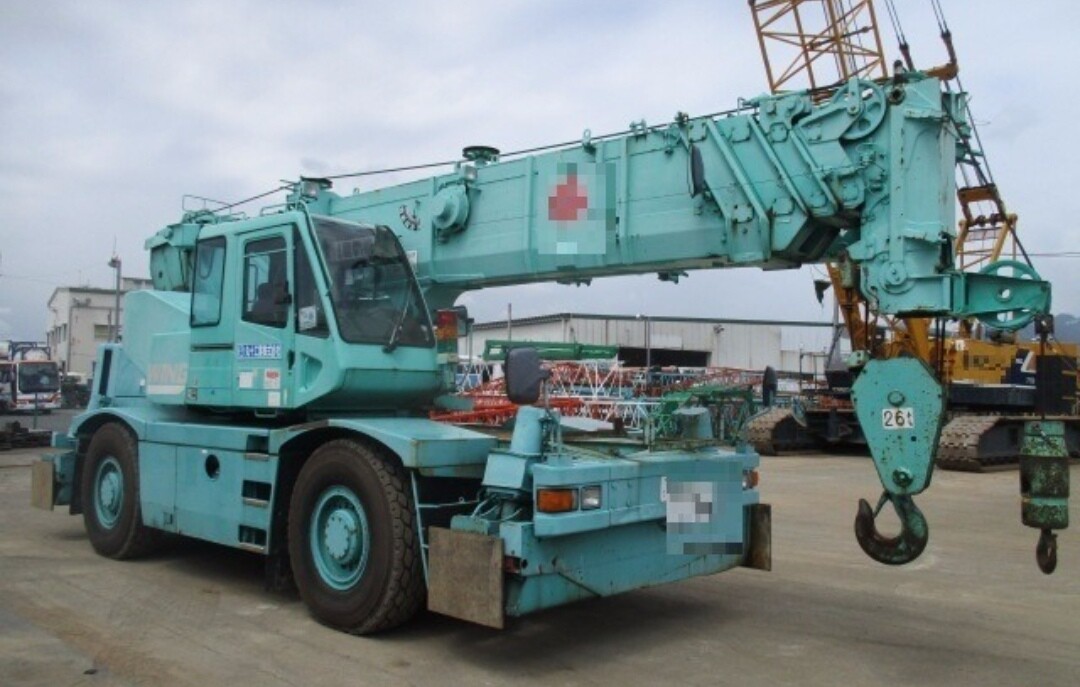 Komatsu LW250-5 25-Ton Rough Terrain Mobile Crane Minecraft Map